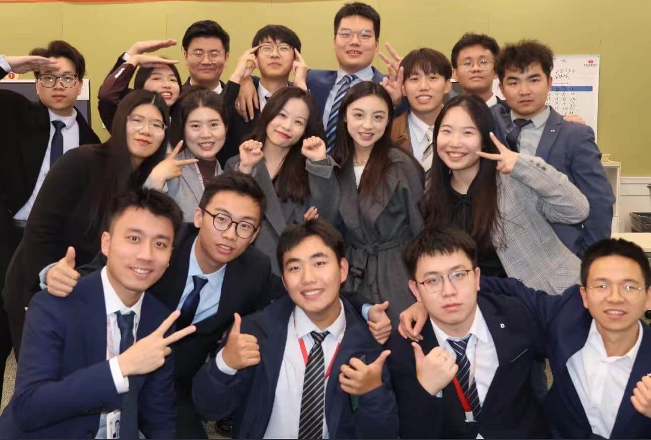 Our Team – syonbox.com